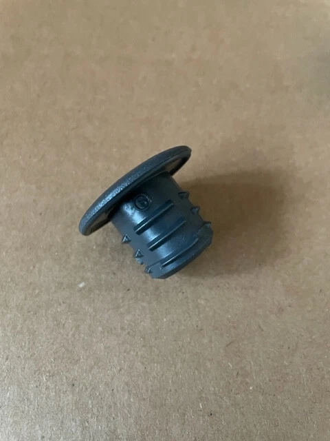MERCEDES 190 190E W201 W124 Genuine jacking point cover caps ...