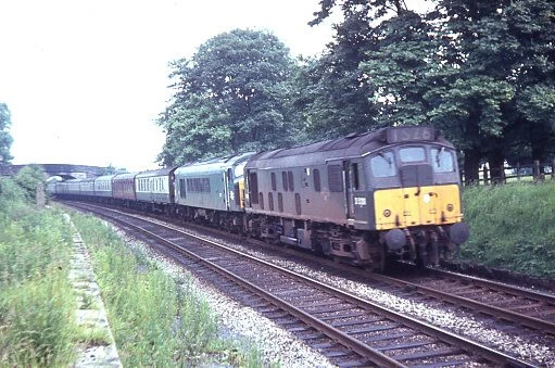ORIGINAL COLOUR SLIDE of D5208 BR class 25 diesel loco £4.10 - PicClick UK
