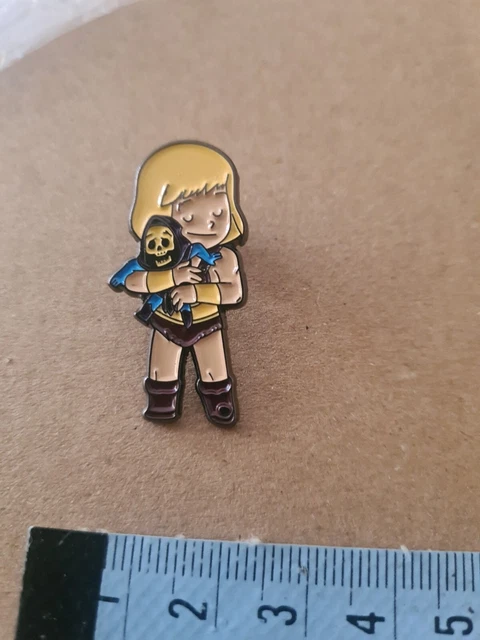 HE MAN HUGGING Skeletor Masters Of The Universe MOTU Metal Enamel Pin ...