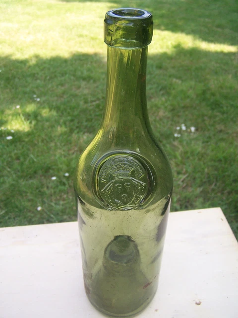 BOUTEILLE ANCIENNE VERRE soufflé sceau Duc Mailly Nesle french seal ...