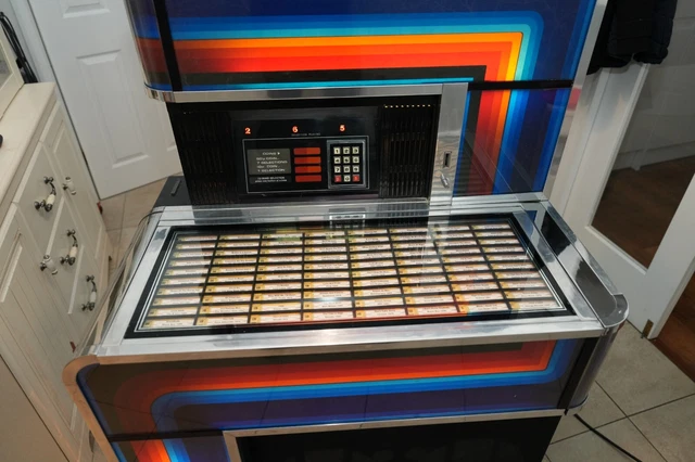 SEEBURG VOGUE JUKEBOX machine ESTD160 dates from 1974. Belper.. In good ...