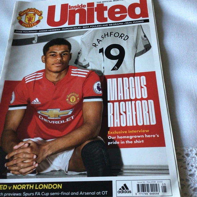 MANCHESTER UNITED PROGRAMMES (2) And Magazine £2.00 - PicClick UK