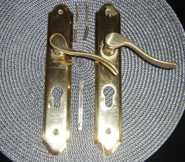 JOLIE PAIRE DE Poignees De Porte En Laiton Avec Plaques De Propretees ... JOLIE PAIRE DE Poignees De Porte En Laiton Avec Plaques De Propretees ...