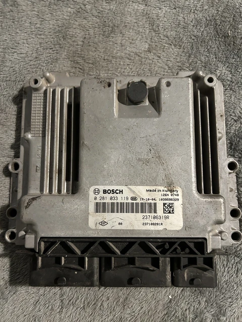 ECU CALCULATEUR MOTEUR Renault 2L Dci M9R 0281014646 8200726880 A ...