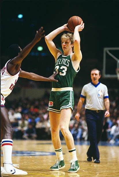LARRY BIRD OF The Boston Celtics 1980 Basketball Photo 3 $7.00 ...