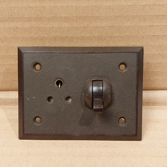 VINTAGE MK ROUND Pin Plug Socket - Switched 2A for Lamp - Ceramic and ...