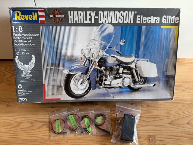 REVELL 7927 HARLEY-DAVIDSON Electra Glide 1:8 mit LED Beleuchtung EUR ...
