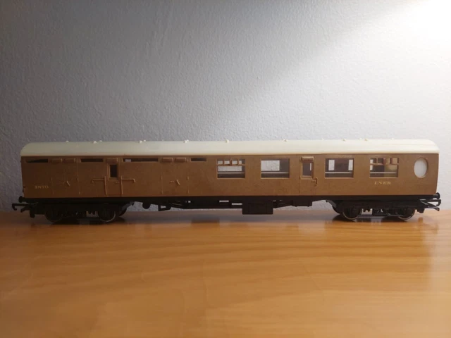 TRIANG R746 THOMPSON LNER Teak Brake 3rd Coach 1870 OO Gauge £5.00 ...