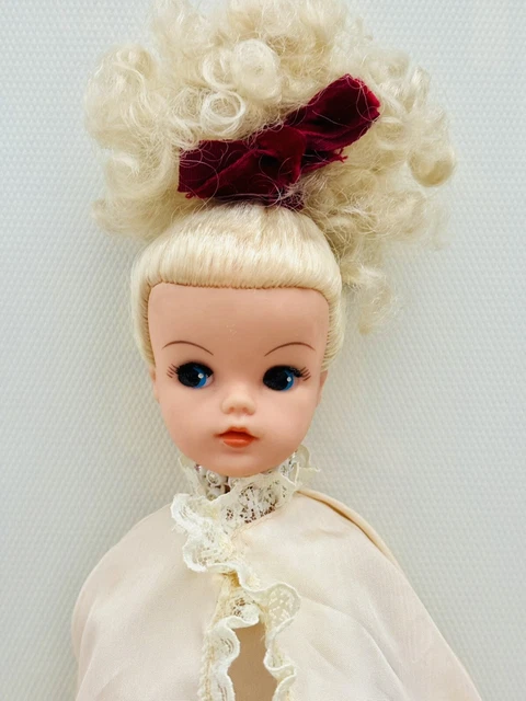 PEDIGREE MASQUERADE SINDY doll 1985 with Blonde curly hair in original ...
