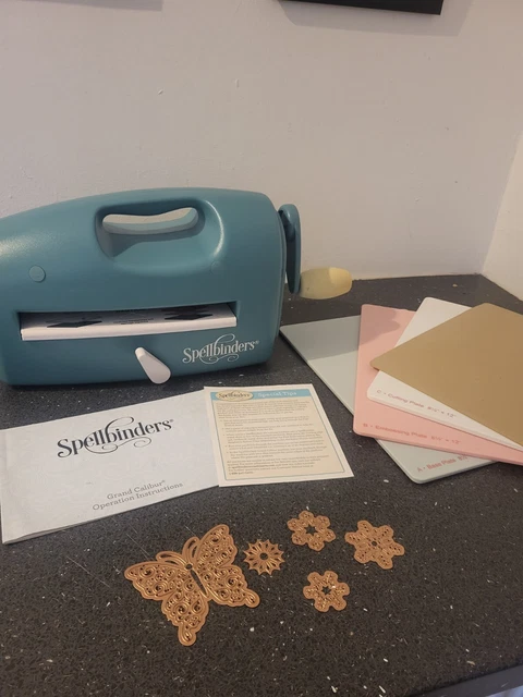 SPELLBINDERS DIE CUTTING Machine with Butterfly and Snowflake dies ...