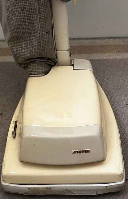 VINTAGE HOOVER JUNIOR Upright Vacuum Cleaner Model U1104. U110450403841 ...