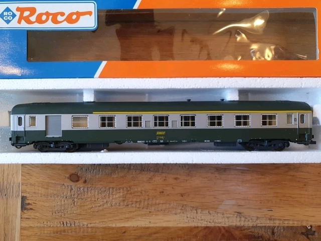 ROCO UIC BI Color 1st Class Baggage Coach 44614 HO SNCF 87 81 70 420-1 ...