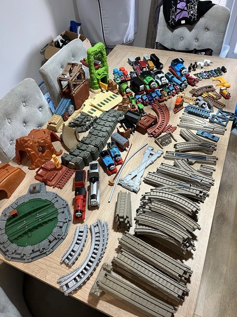 THOMAS THE TANK engine & Friends TrackMaster Motorized Train Bundle ...