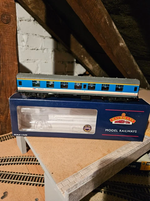 BACHMANN NSE MK1 corridor first (39157) £19.99 - PicClick UK
