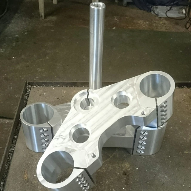 HARLEY DAVIDSON DYNA Billet Fork Yokes (Triple Trees) for USD Fork Legs ...