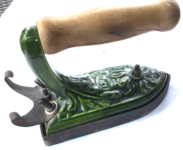 ANCIEN FER A REPASSER ÉMAILLÉ VICI ENAMEL PRESSING IRON FERRO STIRO ...