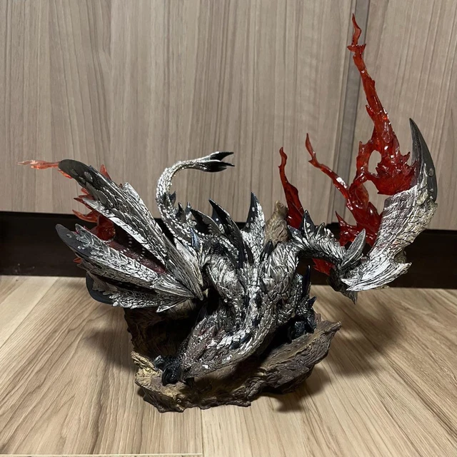 FIGURINE MONSTER HUNTER Valfalk CBF Creators Model Monster Character ...