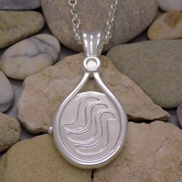 H2O JUST ADD Water Mako Mermaids Necklace Rikki Mermaid Red Crystal ...