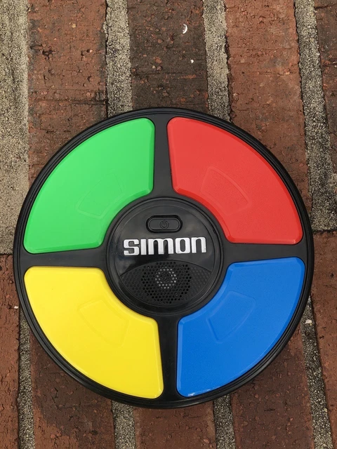 HASBRO SIMON SAYS Electronic Game Classic Toy Flashing Lights Memory ...