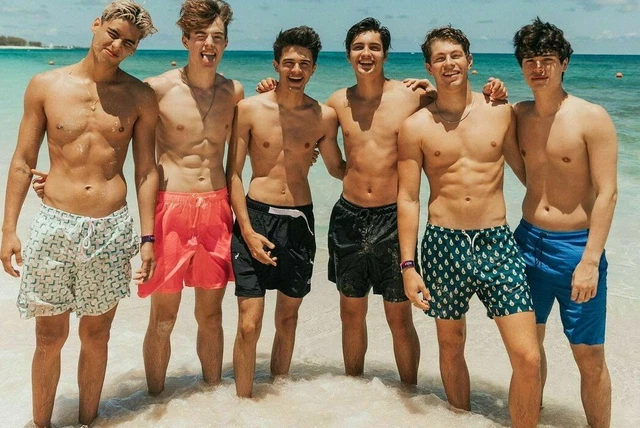 PHOTO 4X6 B1192 malle de natation mâle sans chemise Hunks Beach Jock ...