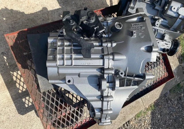 VW TRANSPORTER T4 2.5 Diesel Refurbished 5 Speed Gearbox 02B DUJ £1,800 ...