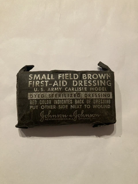 RARE US WW2 SMALL FIELD BROWN FIRST AID DRESSING Item 92061 JOHNSON & J ...