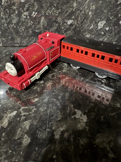 TRACKMASTER MOTORIZED Victor TOMY 2005 Motorised Train Working Thomas ...