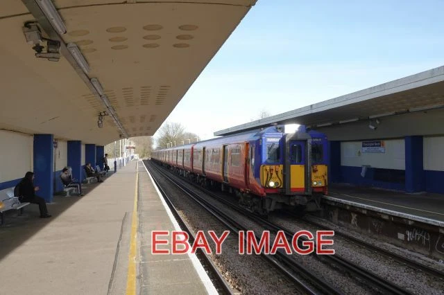 PHOTO CLASS 455 455865 At Chessington North £1.50 - PicClick UK