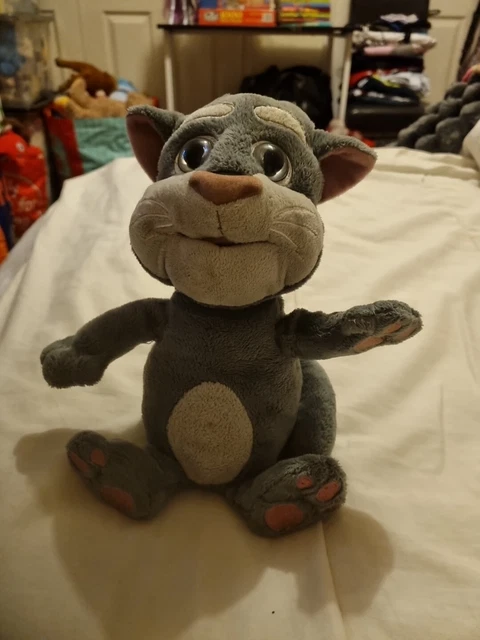 TALKING TOM AND Friends Interactive Cat Plush Repeats What You Say ...