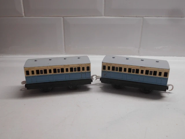 TOMY TRACKMASTER THOMAS the tank engine train set blue coaches £6.99 ...