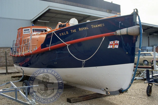 RNLI OAKLEY CLASS Lifeboat ON 978 - THE ROYAL THAMES (37-11) - 6X4 ...