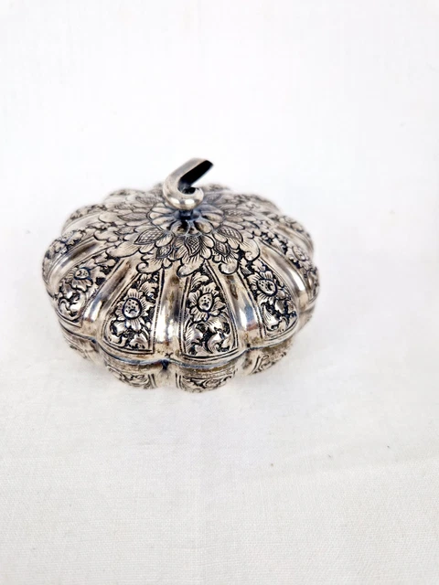 ANCIENNE PETITE BOITE Ronde En Argent Massif Art forme Citrouille Asie ...
