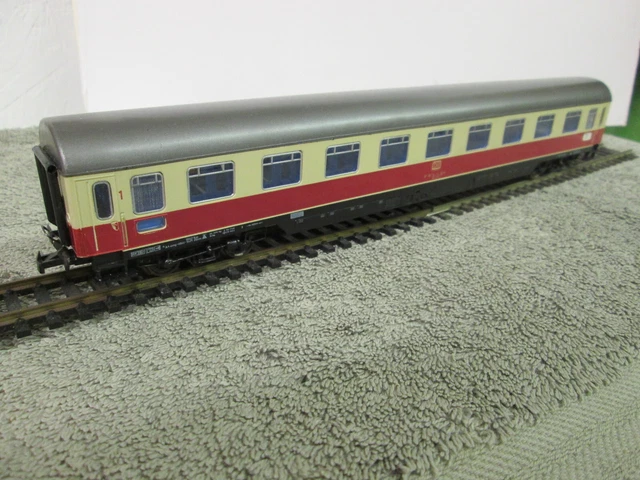 ROCO DB IST CORRIDOR COACH RED/CREAM LIVERY HO GAUGE £19.99 - PicClick UK