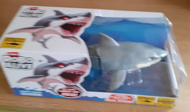 ZURU ROBO ALIVE Great White Shark Swim Water Toy Great White Shark ...