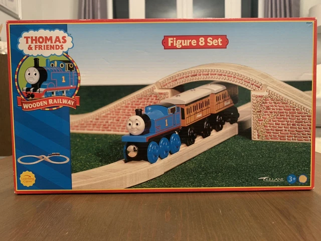 THOMAS THE TANK Engine - Wooden Figure of 8 train and tracks set. £19. ...