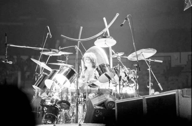 DRUMMER PETER CRISS of the rock band Kiss performs 1977 OLD MUSIC PHOTO ...