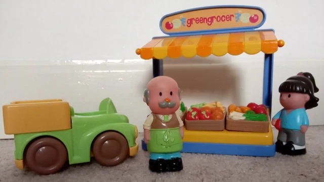 ELC HAPPYLAND Greengrocer market stall +fruit /veg & delivery van & 2 ...