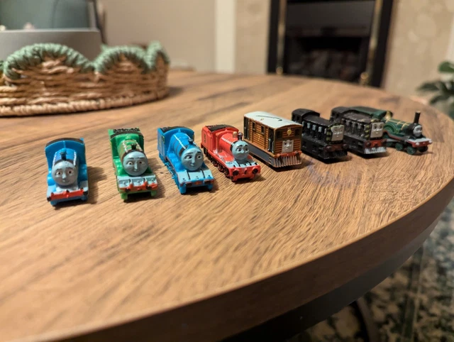 MINI THOMAS THE Tank Engine And Friends Bundle Of 8 Mini Figures £7.95 ...