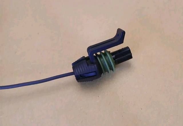 VAUXHALL OIL PRESSURE SWITCH SENSOR PLUG & WIRE - Fits many models ...