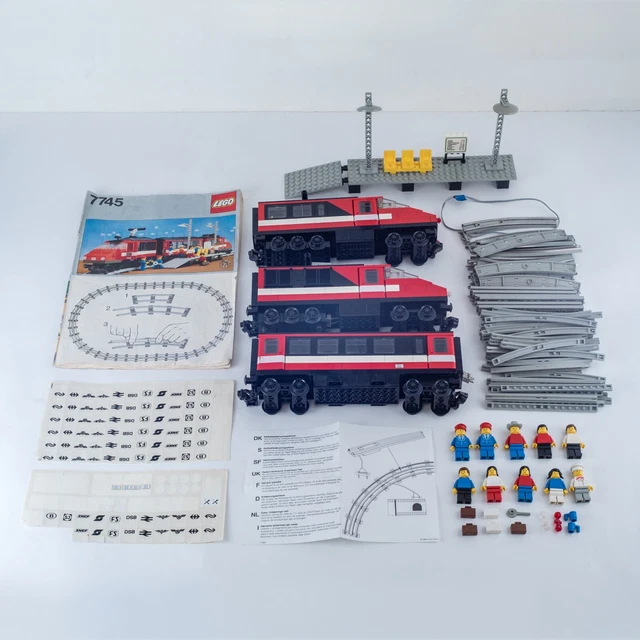 LEGO 7745 TRENO Passeggeri con Stazione 12V Legoland Città Town (1985 ...
