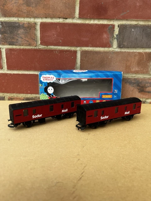 HORNBY R9236 THOMAS And Friends Sodor Mail Vans 2 Pack OO Gauge - V ...