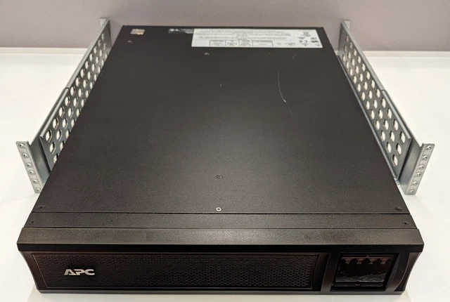UPS APC Smart-UPS SRT 2200VA / 1980W Tower/Rack Convertibil Online ...