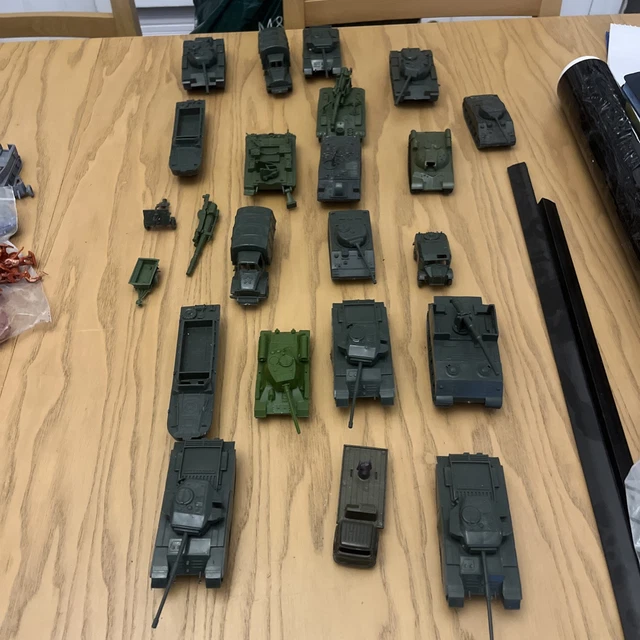 VINTAGE AIRFIX HO OO Poly Self Propelled Guns SP Job Lot 23 Pieces £25. ...