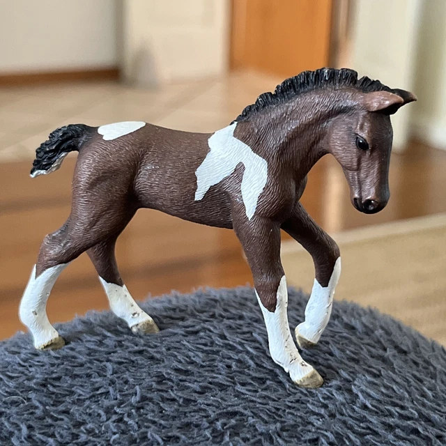 SCHLEICH HORSE CLUB Trakehner Foal Toy Figure, Brown/White (13758) $4.95 - PicClick AU