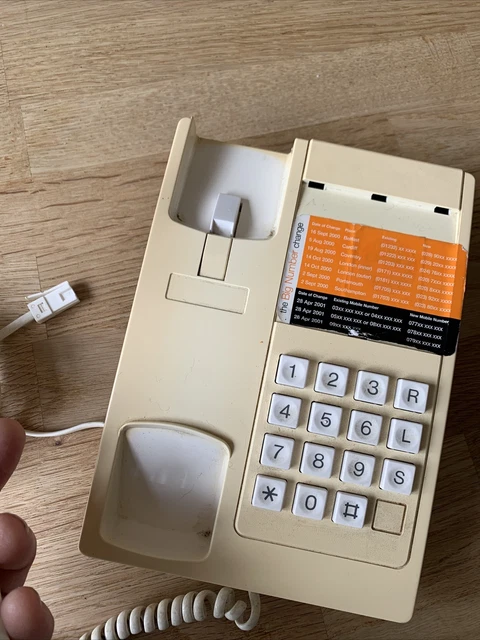 1980 VINTAGE BT Vanguard push button phone TELE 4001AR Faded White With ...