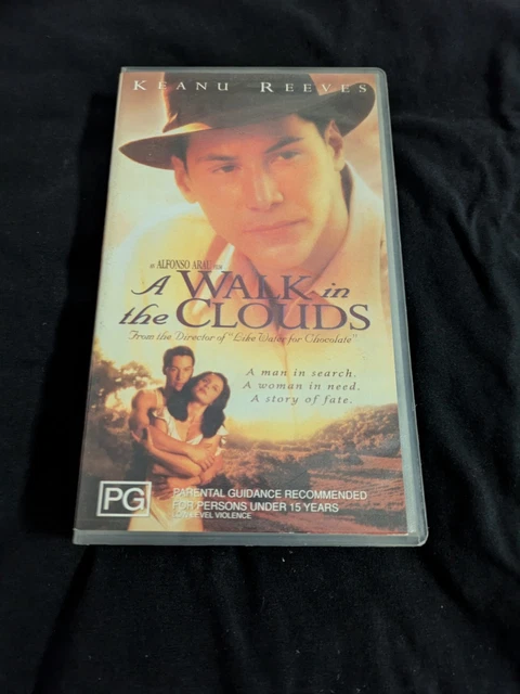 A WALK IN The Clouds - VHS - Free Postage $15.00 - PicClick AU