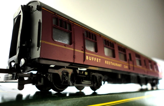 REPLICA RAILWAYS BR Lined Maroon MK1 Restaurant Buffet Coach. 12106. 00 ...