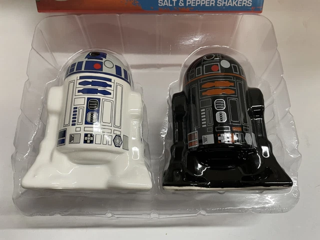 STAR WARS DISNEY R2-D2 And R2-Q5 Droid Ceramic Salt And Pepper Shakers ...