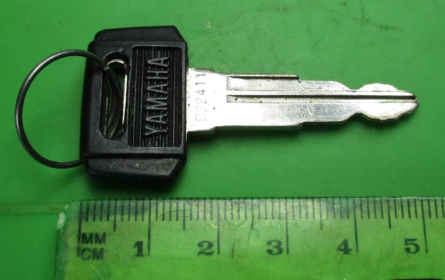 YAMAHA RD350 RD400 Motorcycle Ignition Switch Key🔥# D22411🔥OEM🔥Solid 🔥 ...