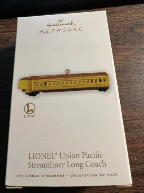 HALLMARK QXI2023 LIONEL Union Pacific Streamliner Long Coach Ornament ...
